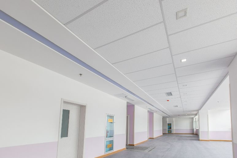 Armstrong Fine Fissured