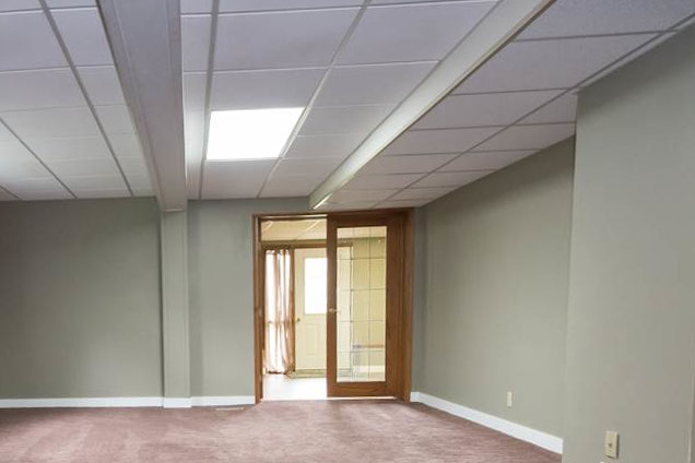 Sandila 2'x2' Reveal Edge
