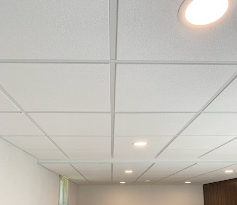 Sandila 2'x2' Reveal Edge